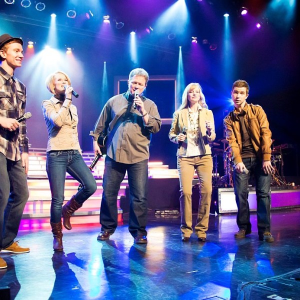 Brett Family Christmas - 2021 Showtimes & Tickets - Branson Travel Office