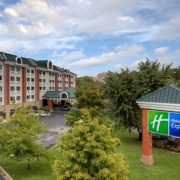 Holiday Inn Express (Green Mountain Drive) - Branson Travel Office