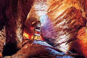 3+ Incredible Cave & Cavern Tours in Branson - Branson Travel Office